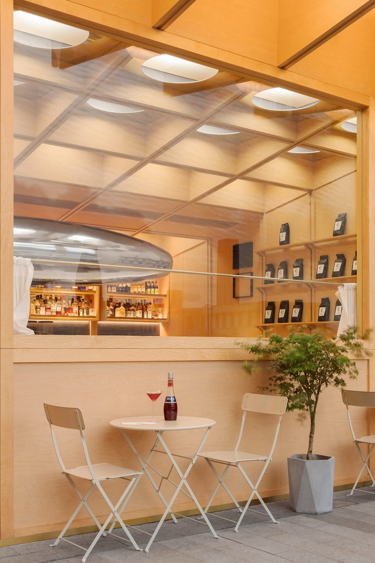 *캐빈인더 씨티 Various Associates designs C2 Cafe & Bar as a wooden "cabin in ...