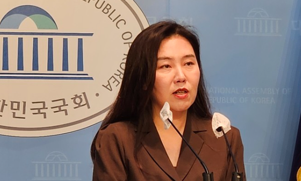 강유정 국회의원 교수 프로필 나이 영화 평론가 결혼 남편 대변인