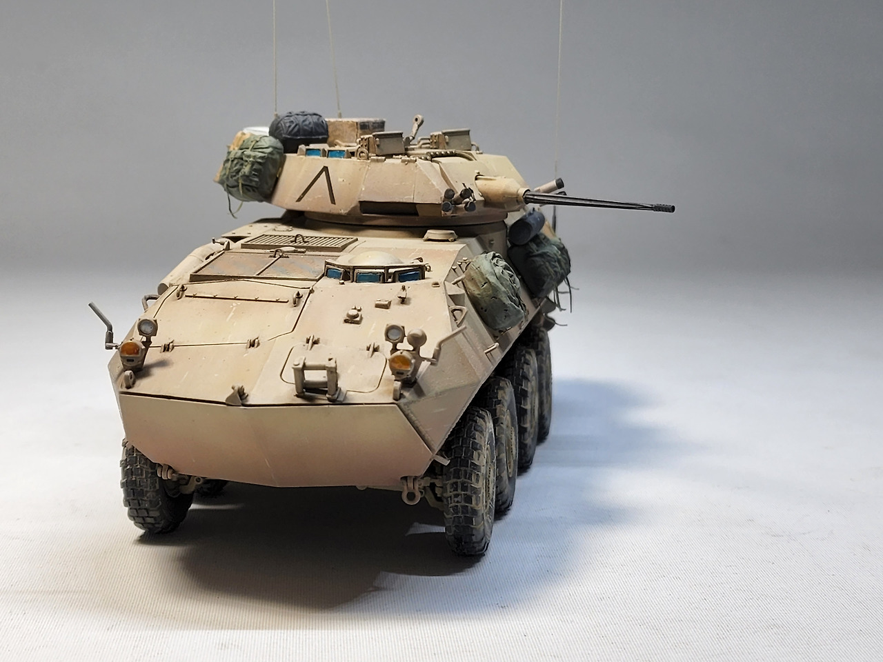 1/35 USMC LAV-25 Piranha Light Armored Vehicle[Trumpeter]