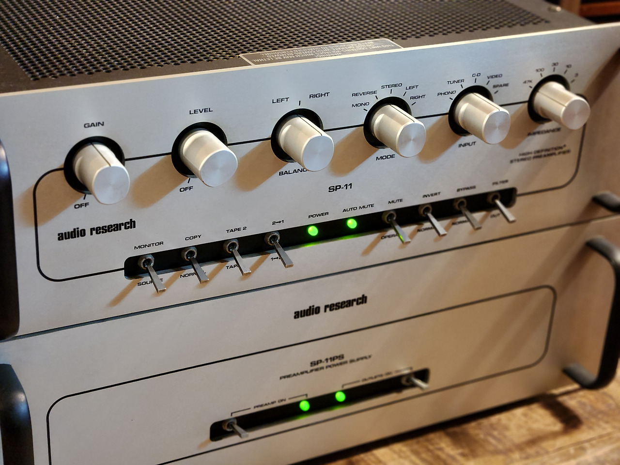 오디오리서치 Audio Research 구형 최고의 명기 프리엠프인 Sp 11mk2 진공관 프리엠프 입니다 극상품 오리지널리티로