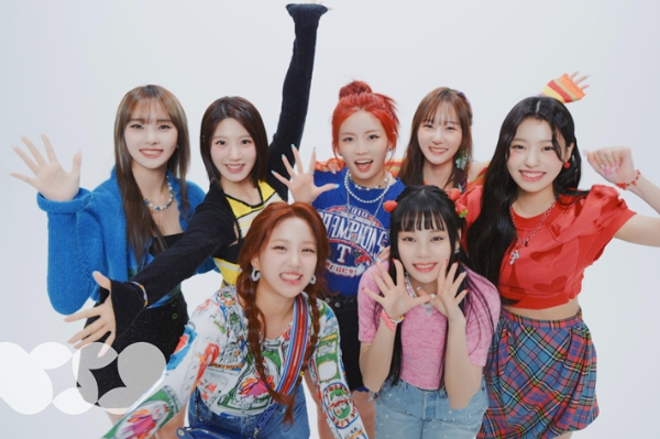 아이돌 그룹 7인조 걸그룹 첫사랑 두 번째 미니앨범 딜라이트 발매타이틀곡 빛을 따라서