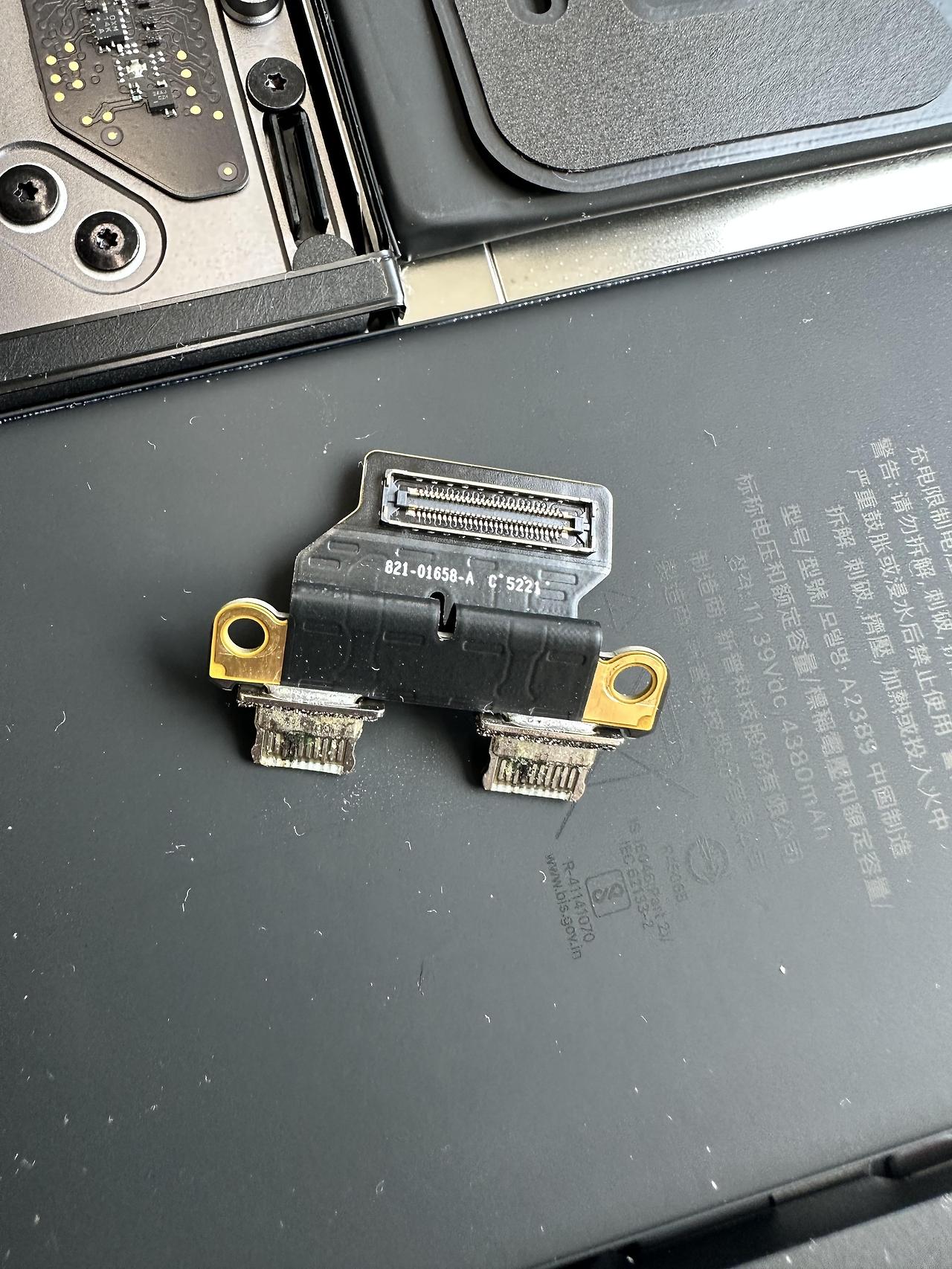 맥북 에어 M1 13인치 메인보드(로직 보드) 사설 수리 비용 :: Benjamin's Note