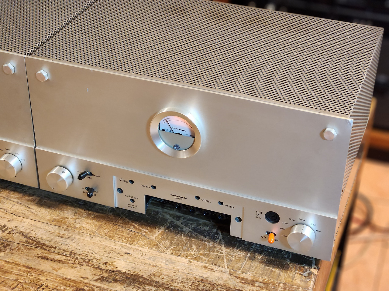 Marantz 마란츠 최고의 명기 Model 9 모노모노 진공관 파워엠프 입니다 90년대 리프로덕트 구형부품으로 오버홀잘된