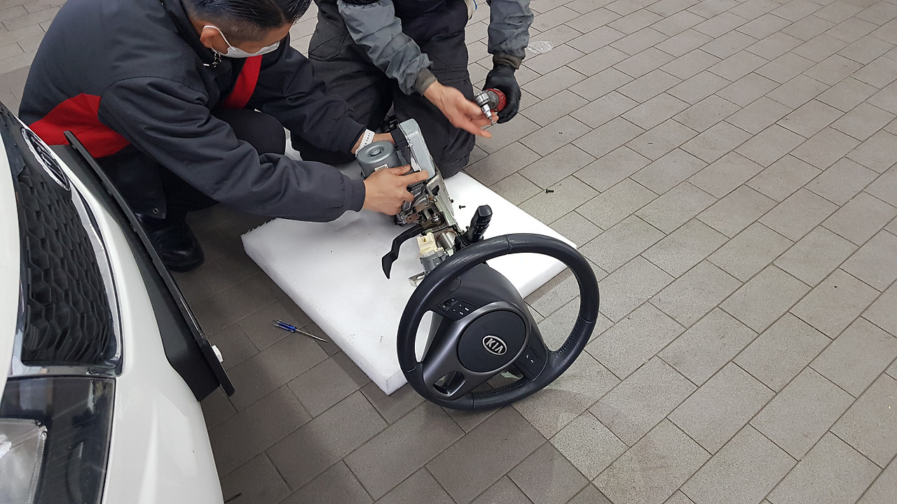 자동차 소음수리 자동차 핸들조작시 달그닥 거리는 이상한 소리가 날 때 점검수리 후기 기아포르테 Mdps 커플링 무상