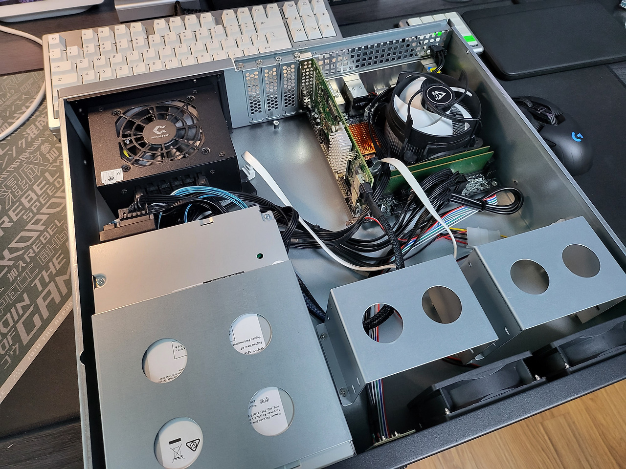 LTO-5 테이프 드라이브 사용기 (+ Amaquest K238F에 장착)