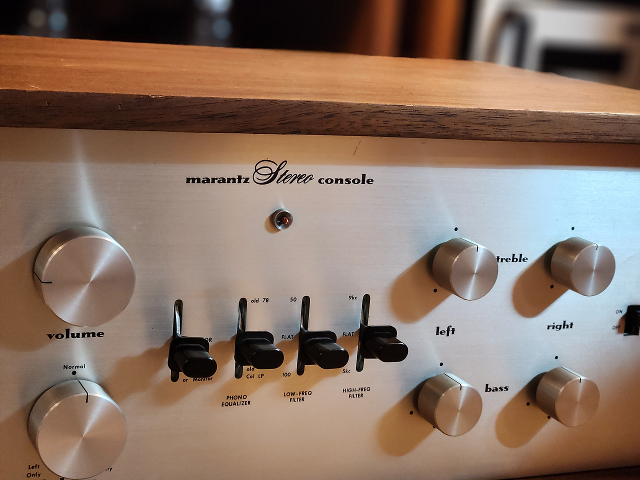 Marantz 마란츠 사의 명기 7c 진공관 프리엠프 입니다 극상품 25주년기념비 79년 팩토리버젼 발매모델 뮬러드관 채용
