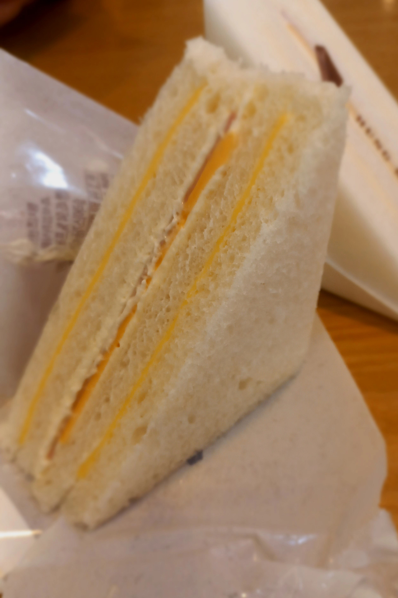 홍루이젠 샌드위치옥수수ㆍ딸기ㆍ햄치즈