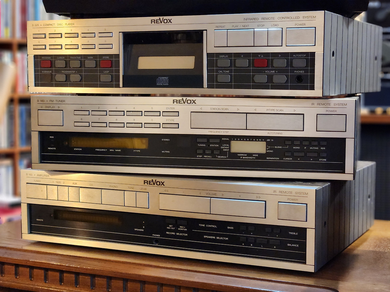 독일 Revox 리복스 사의 베스트셀러 명기 B225 CDP 입니다-A급-(Stock-out)