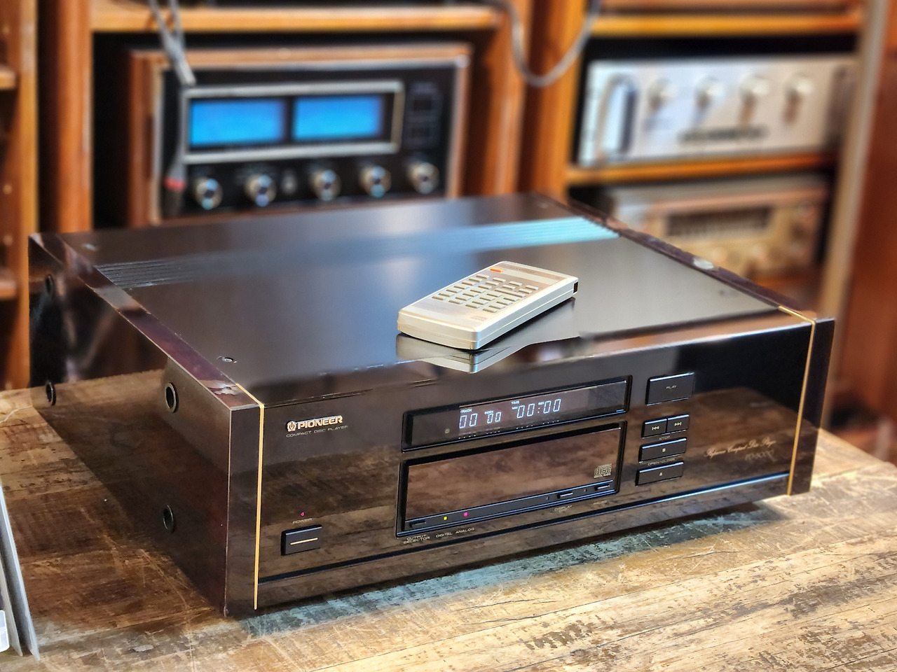 보기드믄 Pioneer 파이오니아 사의 명기 Pd 5000 시디 플레이어 입니다 신품픽업 교체 리모컨 A급