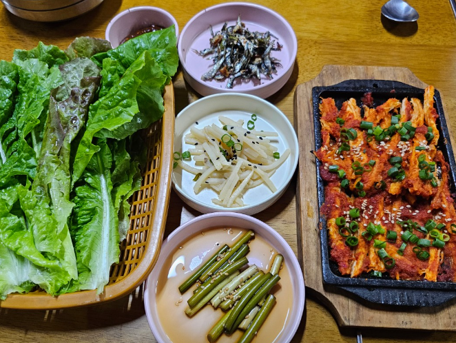 오늘 N 밥 잘주는 민박집 강원 횡성 농가밥상 민박 한우 부추말이 오이말이 구들장 민박