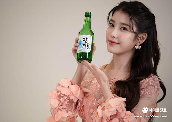 이슬 요정님의 사계절을 담은 참이슬 X 아이유 지면 촬영 현장 스케치