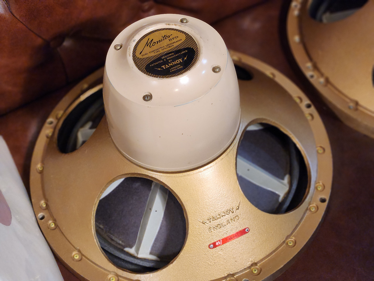 영국 Tannoy 탄노이 명기 Hpd385a Rectangular스피커 입니다 렉탱귤러 오리지널 인클로우져수납 극상품