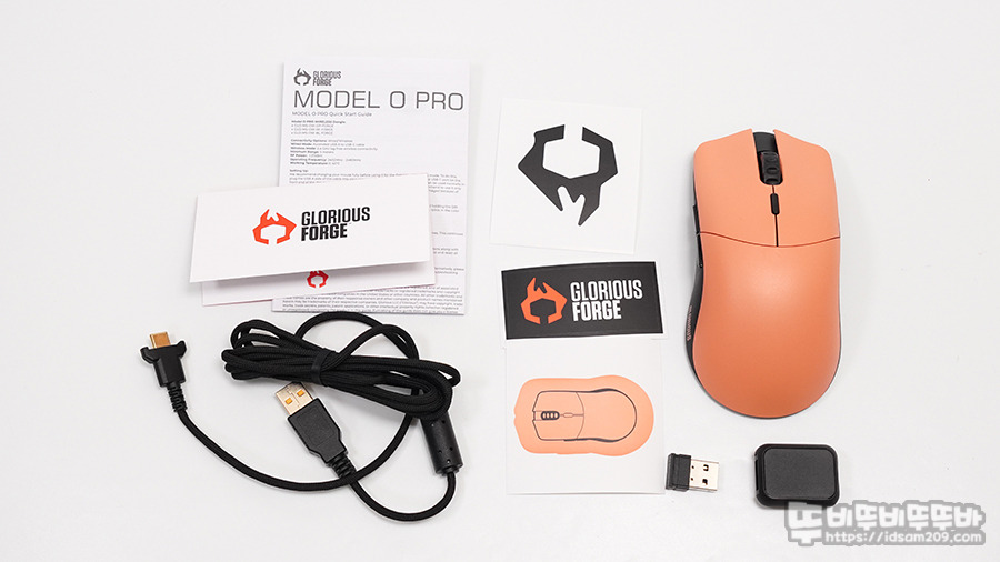 글로리어스(Glorious) Forge Model O Pro 무선 게임이 마우스 RED FOX