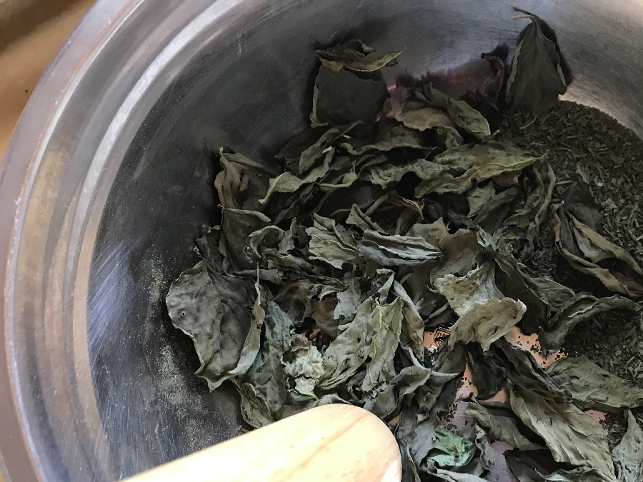요긴하게 사용하기 좋은 바질가루만들기