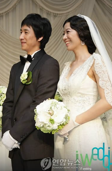 이선균 프로필 부인 전혜진 근황 인스타그램 논란 이혼 자녀 데뷔 친형 와이프