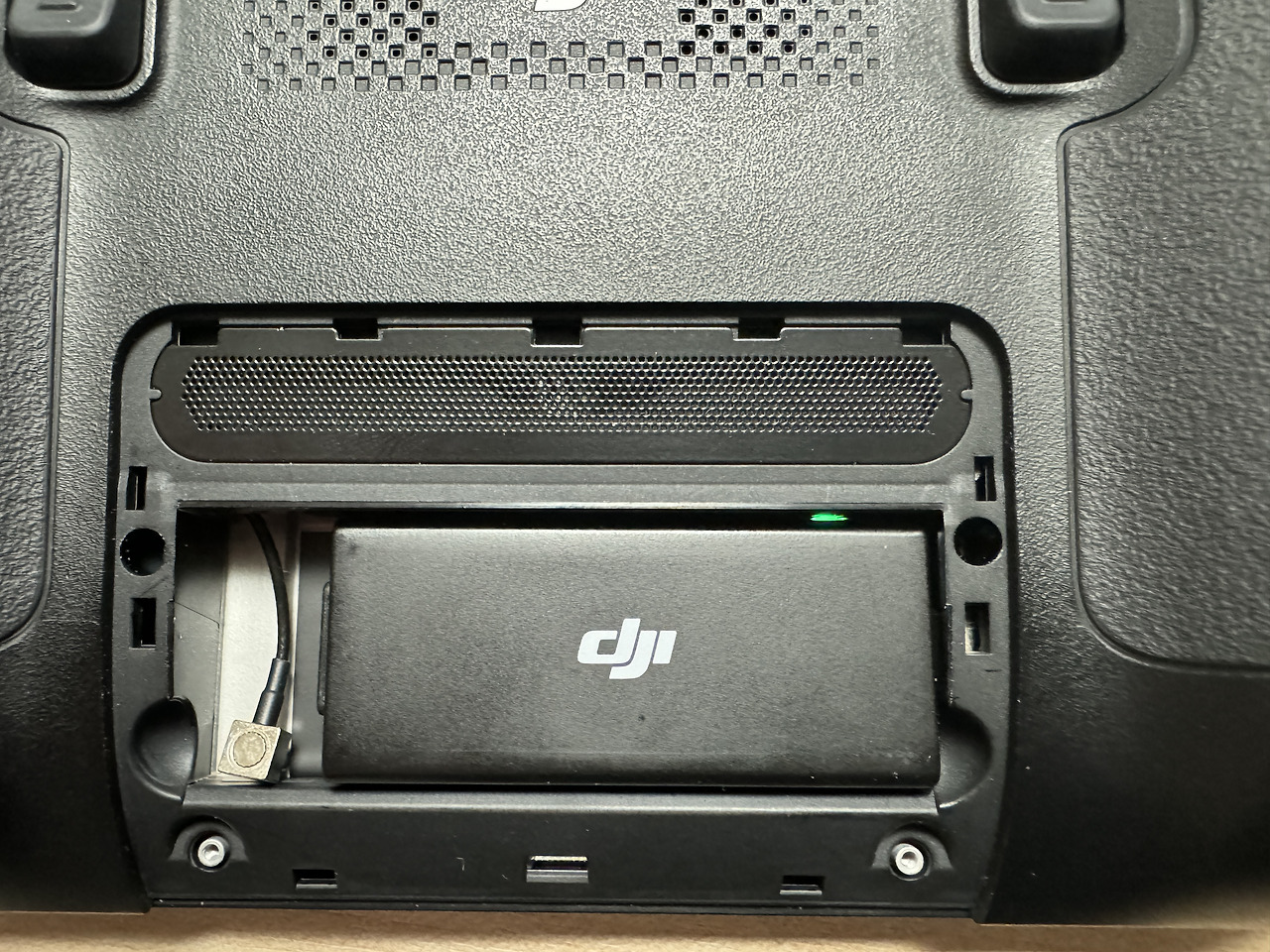 DJI RC Pro 조종기에 유심칩 넣는 방법! LTE신호만 있다면 어디서든 인터넷 연결 가능!!