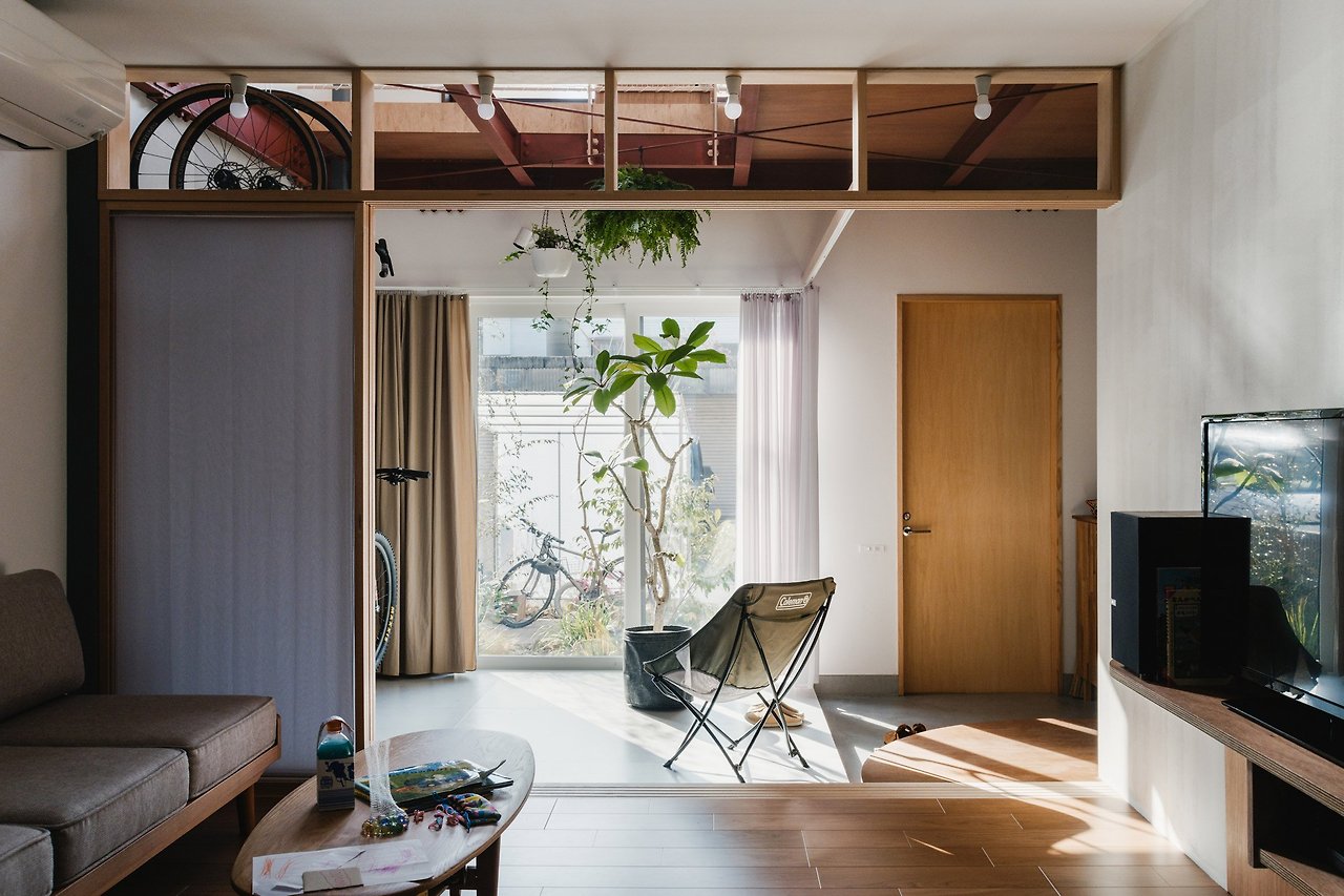 *보이드하우스 Akio Isshiki Architects refreshes House in Hattori-Tenjin with ...