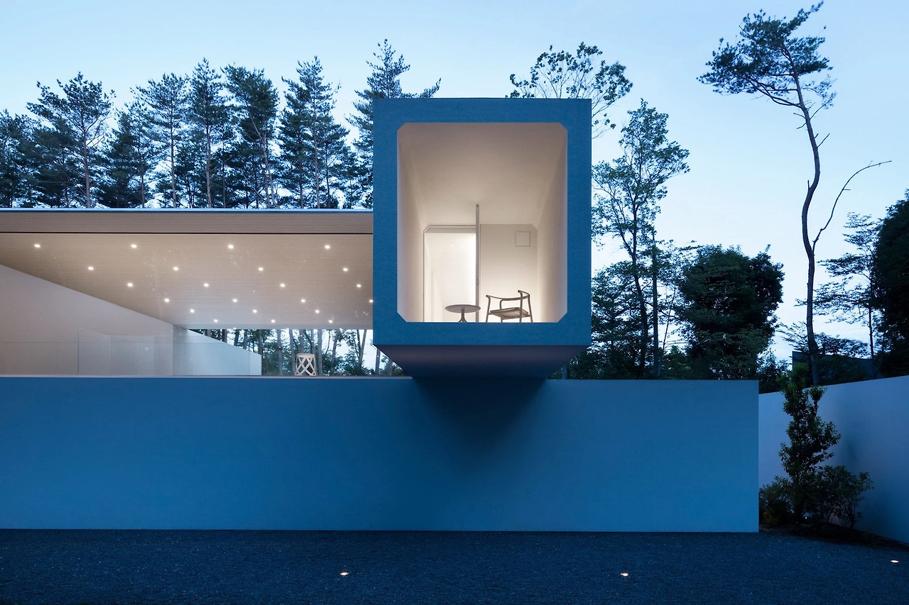 프리캐스트 콘크리트 사각터널로 만든 집 Nendo Culvert Guesthouse