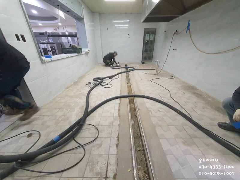 [전문건설업 보유업체] 미끄럼방지바닥 MMA도막형바닥재로 안전한 주방 타일바닥 보수현장