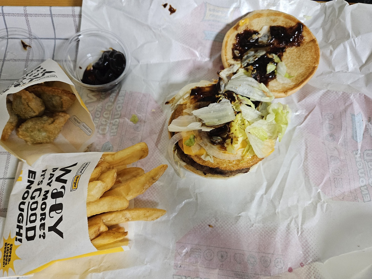 노브랜드 짜장 계란 치즈 버거 짜계치 버거 With 파김치