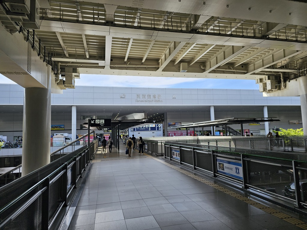 일본오사카 3박 4일 1일 차 일정 도톤보리 간사이공항 난바역 사카에스시 라피트 아지노야