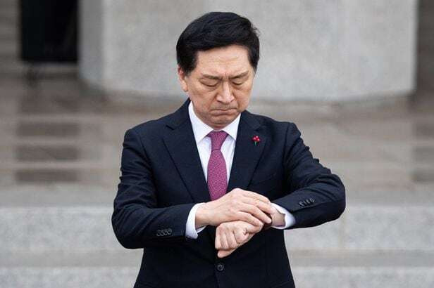 ‘잠행 김기현 지역구 출마 시사 “울산 위한 일에 더욱 전념”
