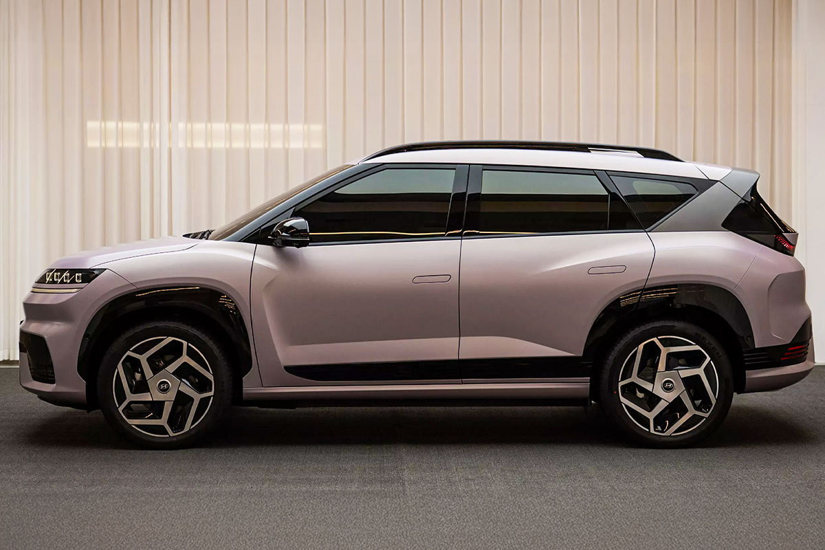 현대차, 중국 전용 전기 SUV ‘일렉시오’ 공개…700km 주행거리와 레벨 2+ 자율주행 기술 탑재