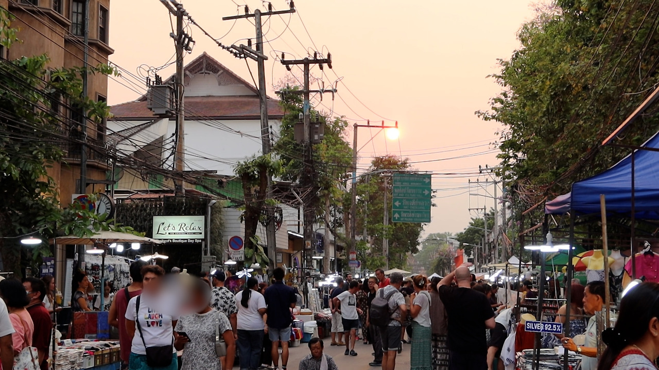 태국 여행 치앙마이 일요일 가볼만한곳 선데이마켓 야시장 위치 시간