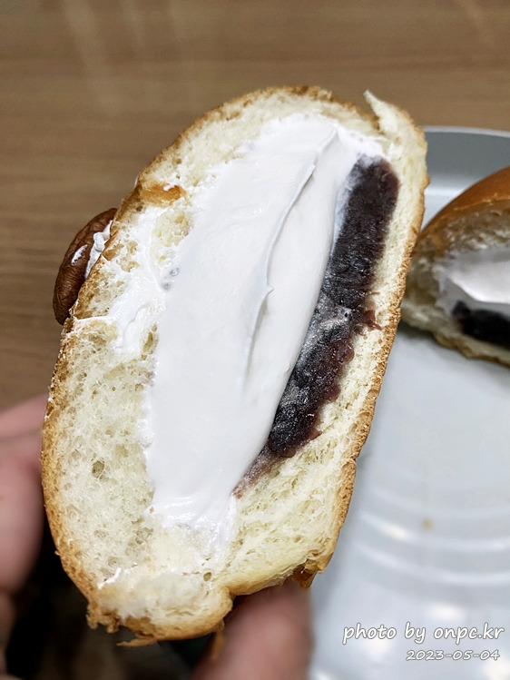 코스트코 단팥 크림빵 맛 보았어요~ 가성비 최고 Onpc