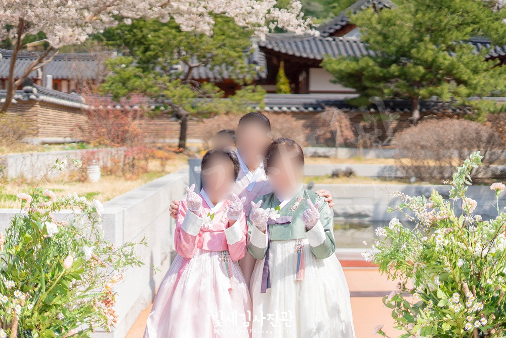 경원재 야외결혼식 본식스냅 송도 센트럴파크 한옥웨딩 한복드레스 봄 웨딩 피치톤 파스텔톤 스냅 빛새김사진관