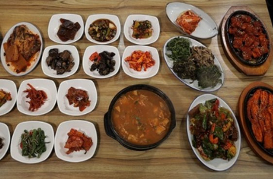 식객 허영만의 백반기행 양양 산채정식 모듬정식 더덕구이 산채비빔밥 황태구이집 설악산 서면
