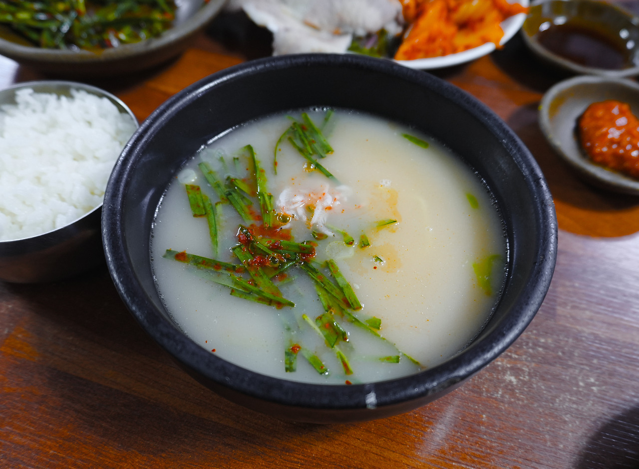 부산 영진돼지국밥 본점 사하구 수육백반 맛집