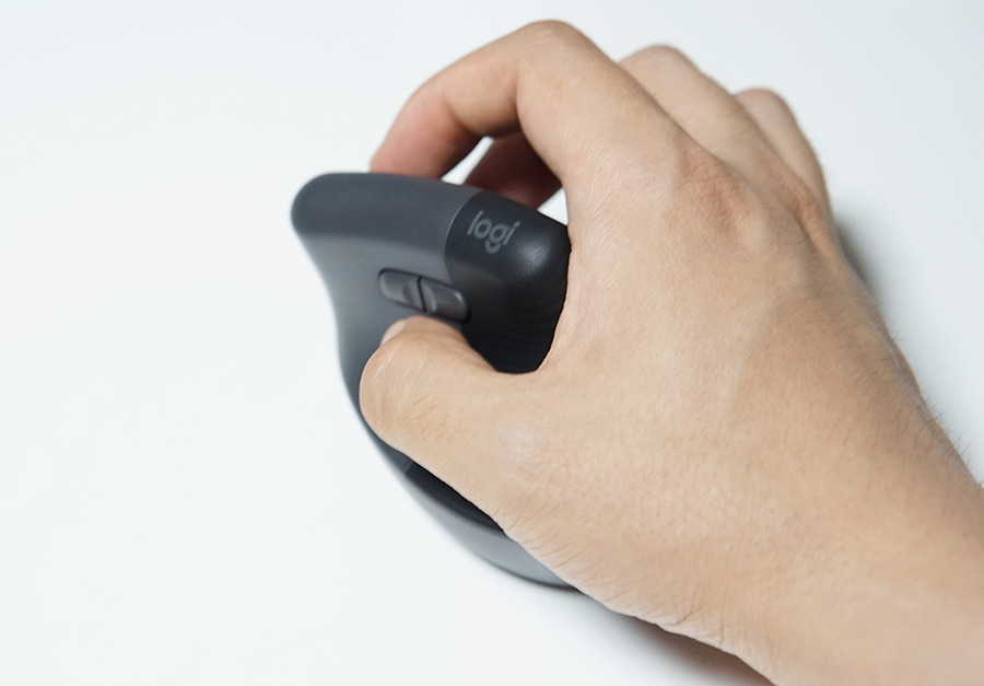 손이 편한 인체공학 마우스 추천 로지텍 리프트 Lift 리뷰 로지텍 MX 버티컬과 비교하면 뭐가 나을까? 사무용 무소음 마우스