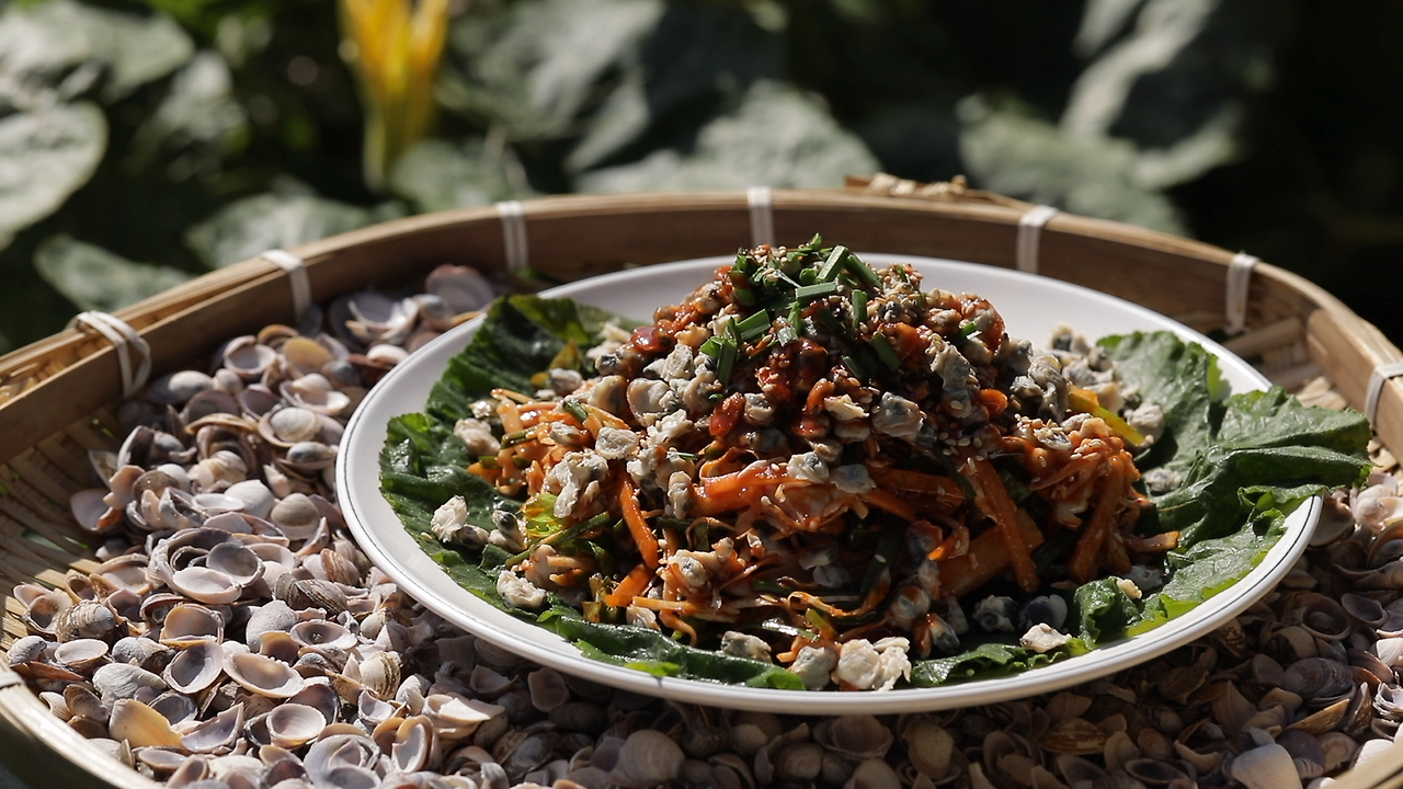 한국인의 밥상 하동 참게장 재첩국 재접회무침 재첩전 맛집 어디 583회 섬진강재첩회덮밥 은어회 식당 만추여정 지리산을 맛나다 위치 정보