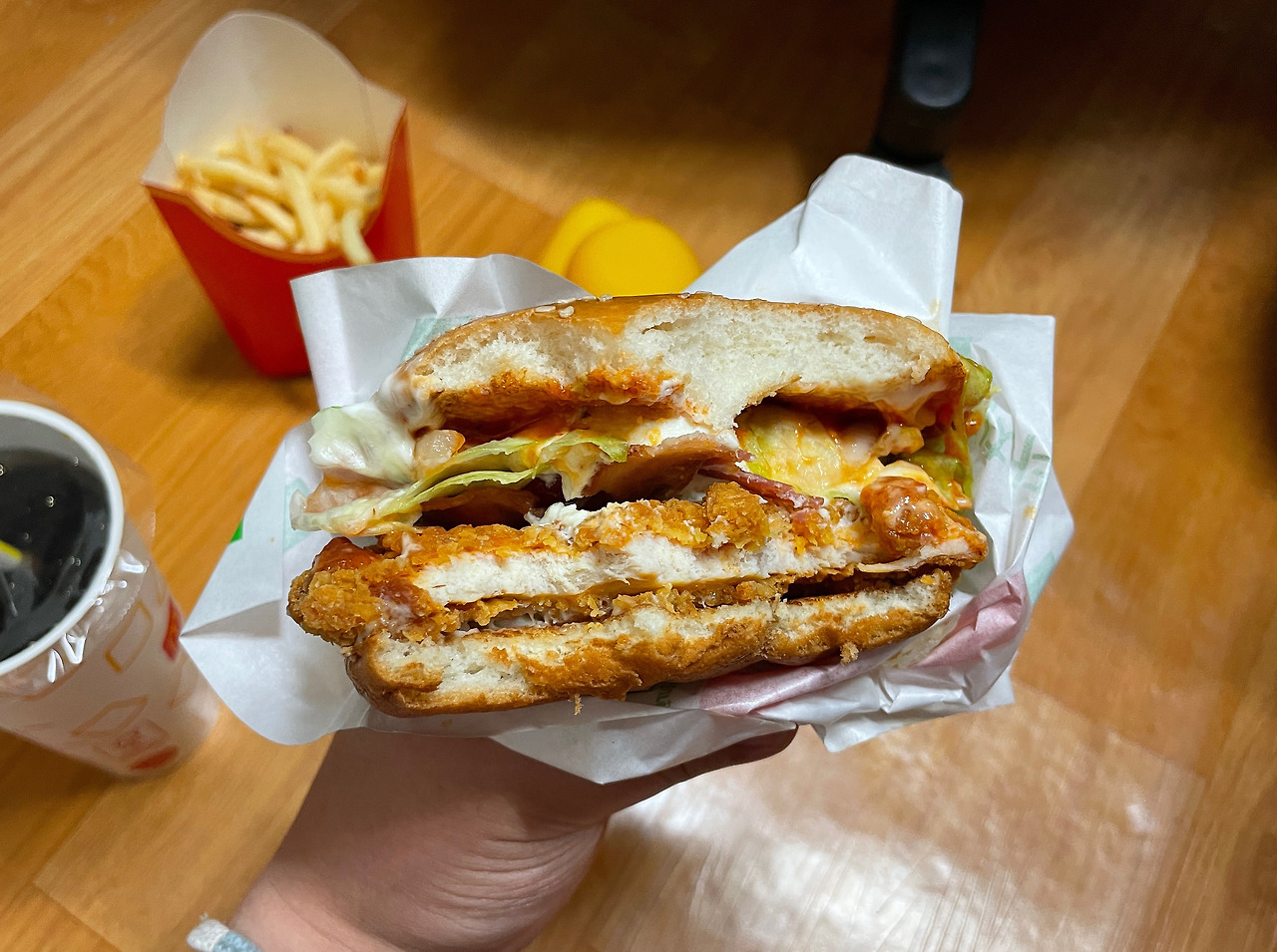 맥도날드 아라비아따 리코타 치킨버거 리뷰