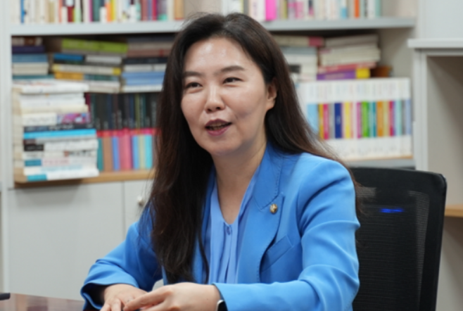 강유정 국회의원 교수 프로필 나이 영화 평론가 결혼 남편 대변인