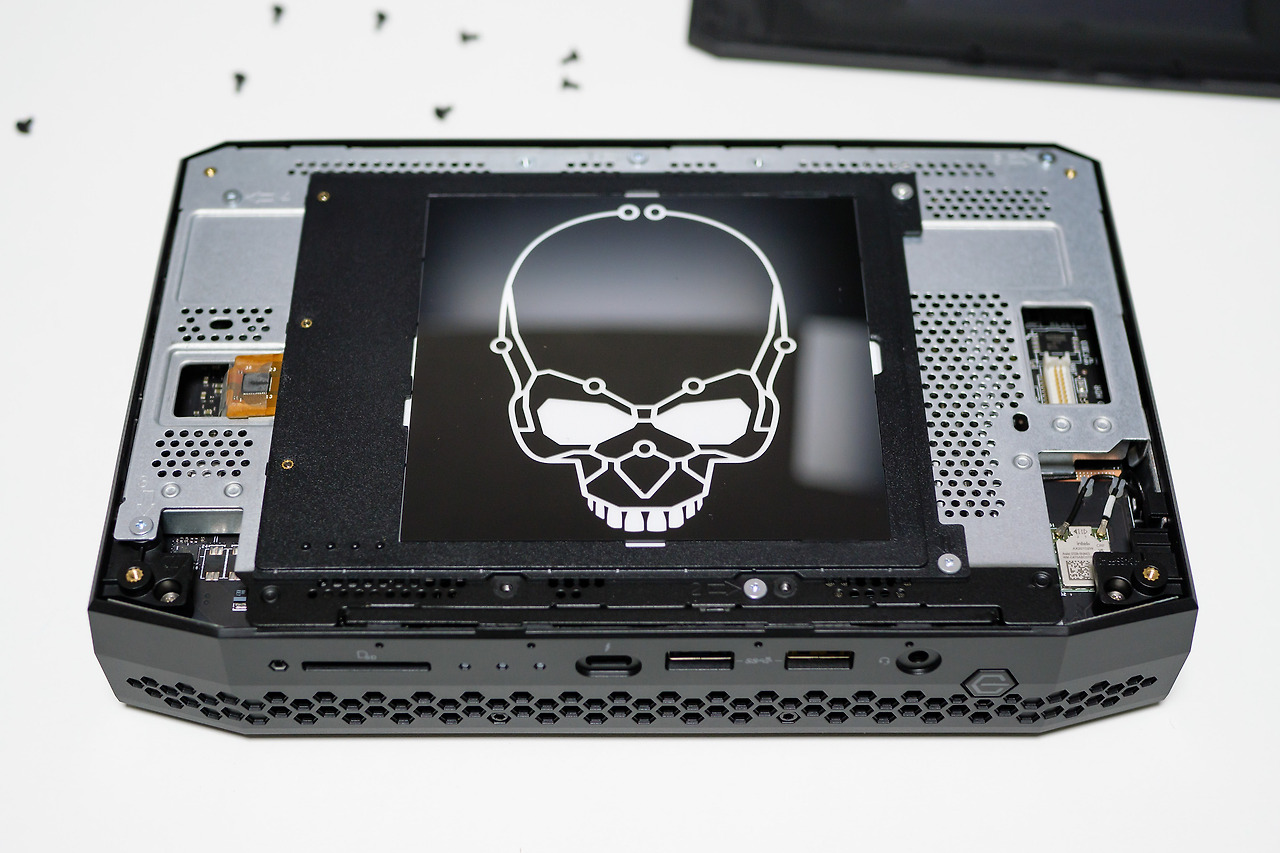 인텔 NUC11(NUC11PHKi7C) 팬텀 캐년 개봉기