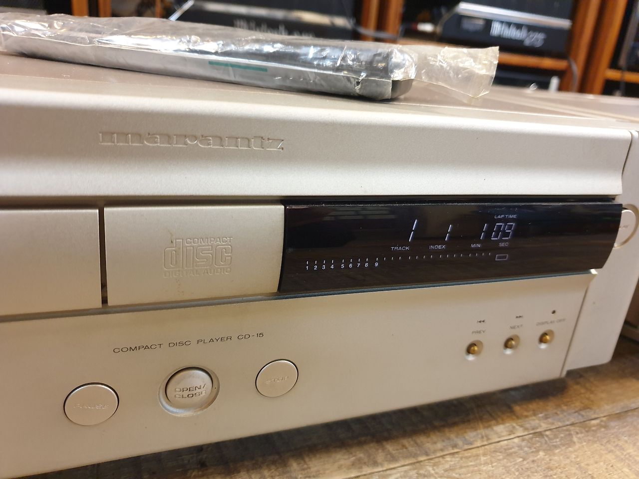 Marantz 마란츠 CD명기 CD-15F 시디 플레이어 입니다 -LHH합작발매 모델 리모컨포함 220V-(ending)