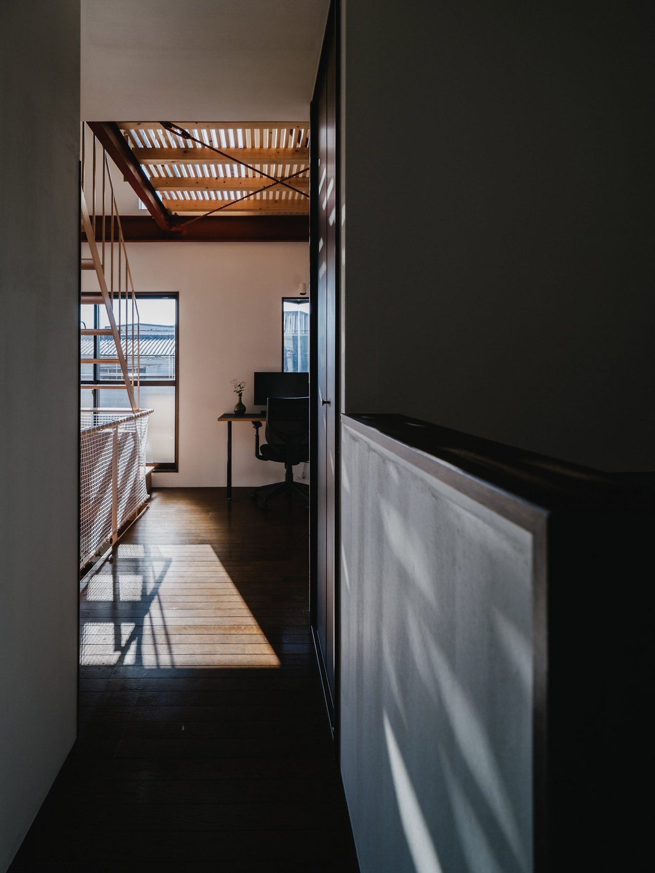 *보이드하우스 Akio Isshiki Architects refreshes House in Hattori-Tenjin with ...