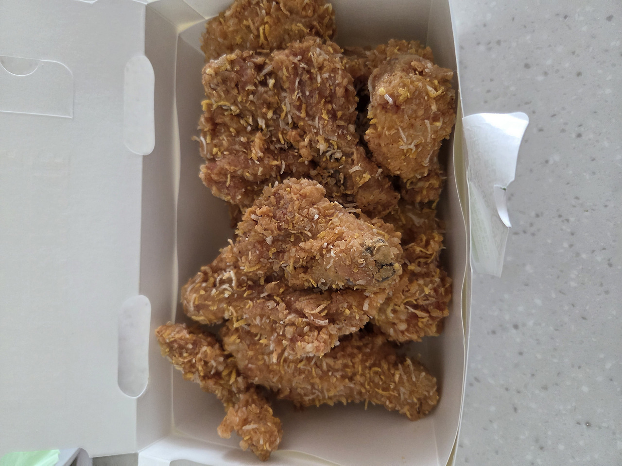 드디어 맛봤다! BHC 콰삭킹 솔직 담백 리뷰 (feat. 내돈내산)