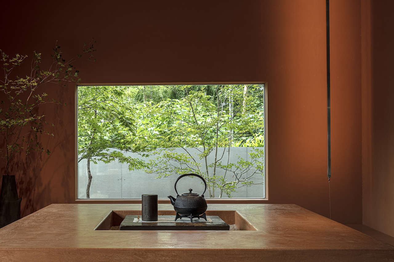 *100년 된 한약 공장이 현대적 카페로: Mokkado의 재탄생 [ MUKU design studio ] Mokkado