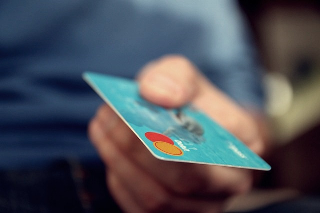 VALID THRU 뜻 기본 의미 사용 예