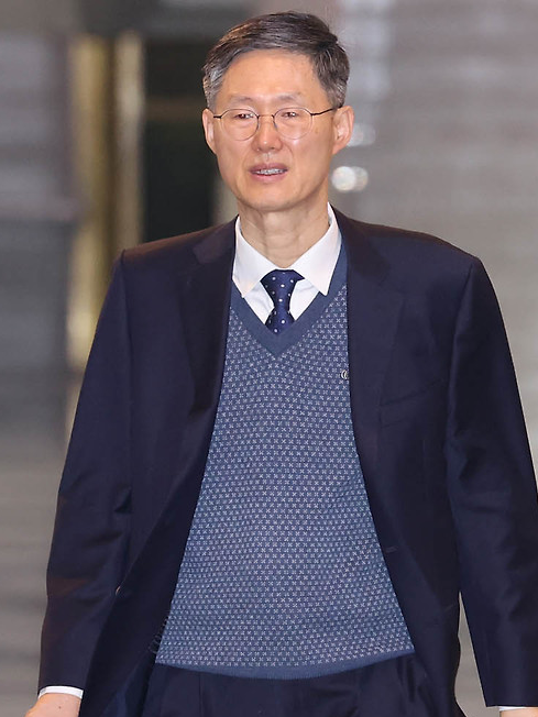 문형배 헌법재판관 프로필 고향 나이 헌법재판소장 권한대행 성향