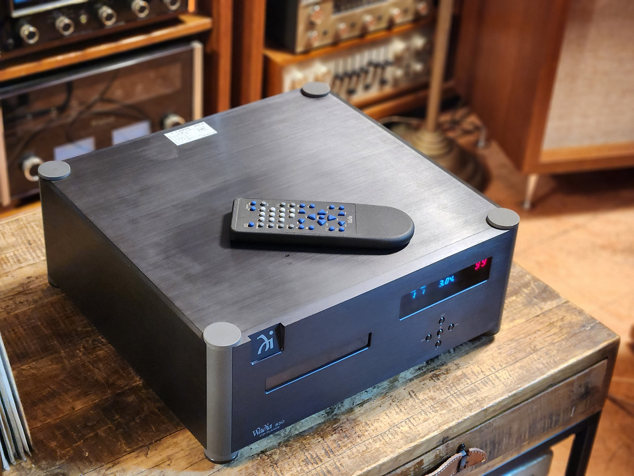 Wadia 와디아 명기 CD-850 시디 플레이어 입니다-로이코정품 220v 정품픽업 교체 스파이크슈즈 리모컨 포함-(Stock ...