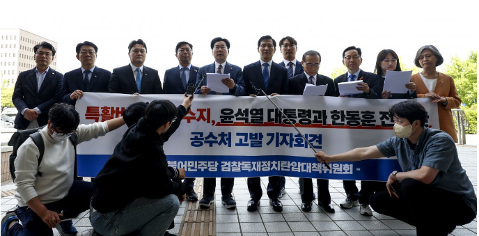 특검으로 눈도장 찍은 윤석열 대통령의 성과가 진술조작으로 이루어진 것이라면 이는 국정농단에 버금가는 수사농단입니다
