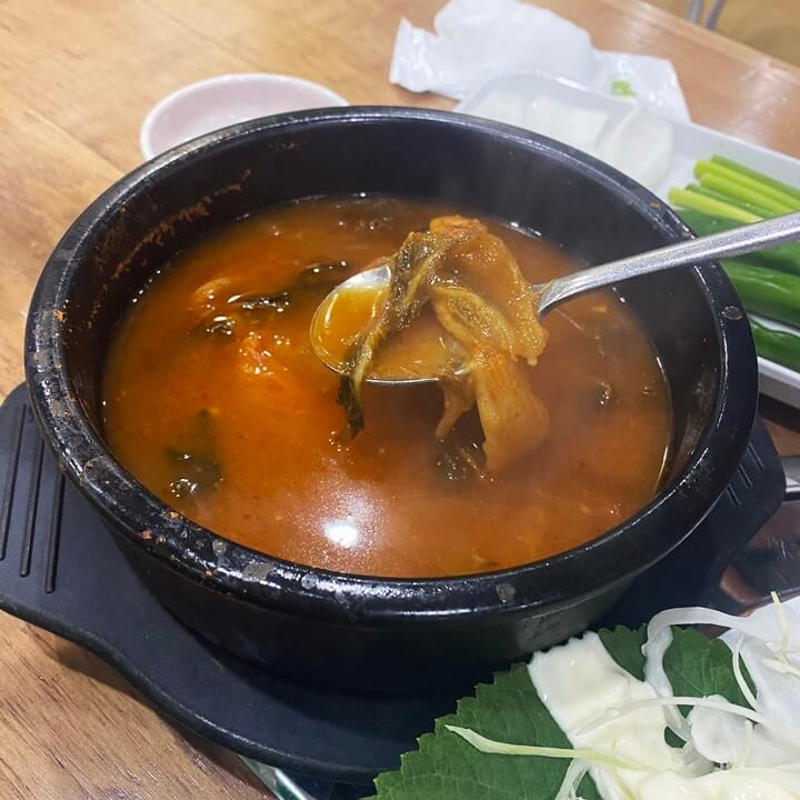 강남역 맛집 신동궁감자탕 역삼본점 이열치열 매콤한 뼈숯불구이 뼈찜 솔직후기