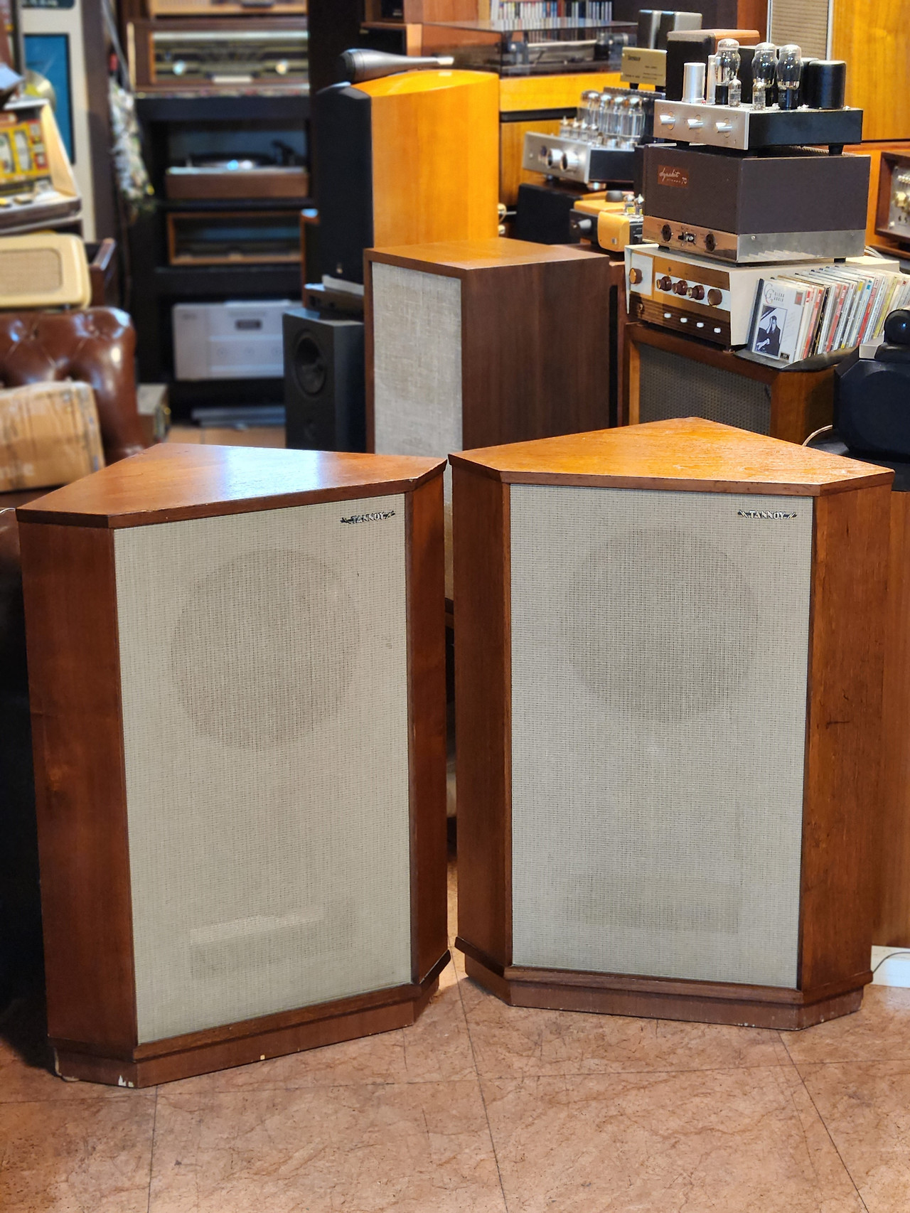 영국 Tannoy 탄노이 사의 명기 Lancaster Corner 레드모니터12 검정배꼽 오리지널 랑카스터코너 인클로우져
