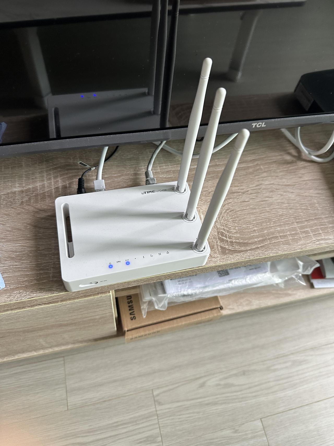 쿠팡 로켓배송 ipTIME 아이피타임 유무선 공유기 N704SE 사용 후기 정리