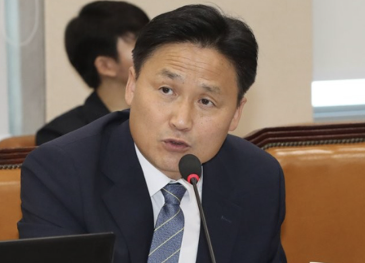 정치인 김영진 프로필 정보 - 나이 재산 학력 고향 이력 지역구 선거이력 SNS 등