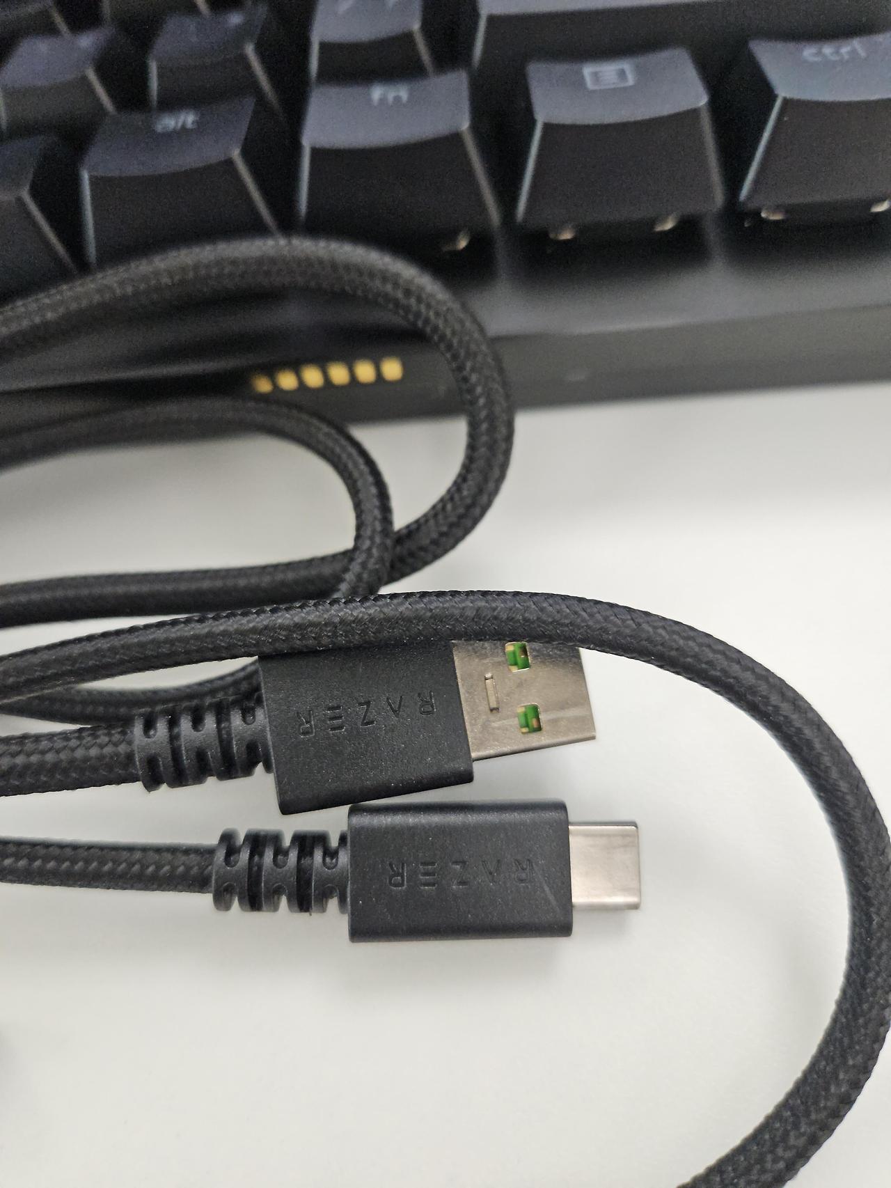 기계식 키보드 레이저 헌츠맨 V2 아날로그 솔직 후기
